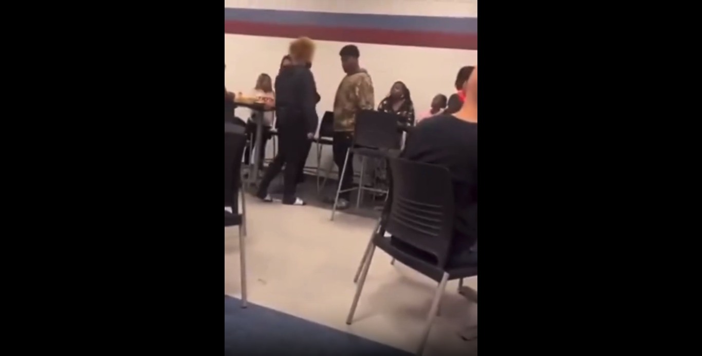 Dude Teaches Female Bully A Lesson After She Tried To Fight His Sister ...
