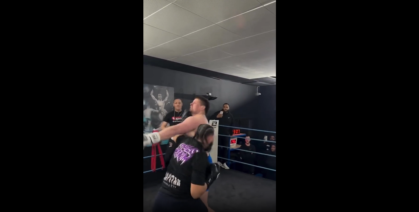 Drake Wasn't Playing With His Opponent In This Boxing Match ...