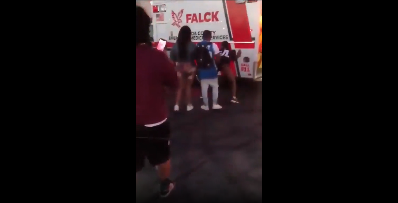 After A Shooting At A Block Party Theses Girls Really Started Twerking ...