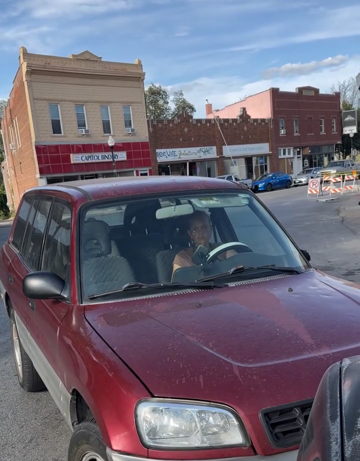 Tweaker Goes Insane On Random Men After They Wouldn't Give Her 100 ...