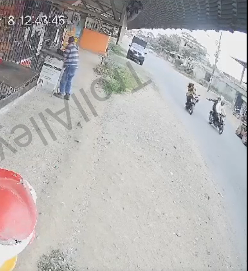 Love Ride Ended Quickly: Dude Gets Zipped Up While Riding On A ...