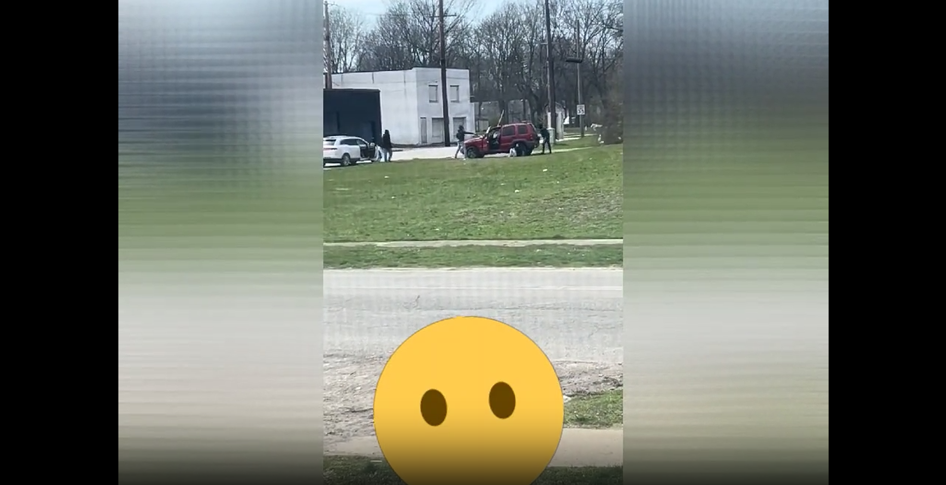 4 Dudes With Switches Bounce Out On Two Other Men In Broad Daylight And ...