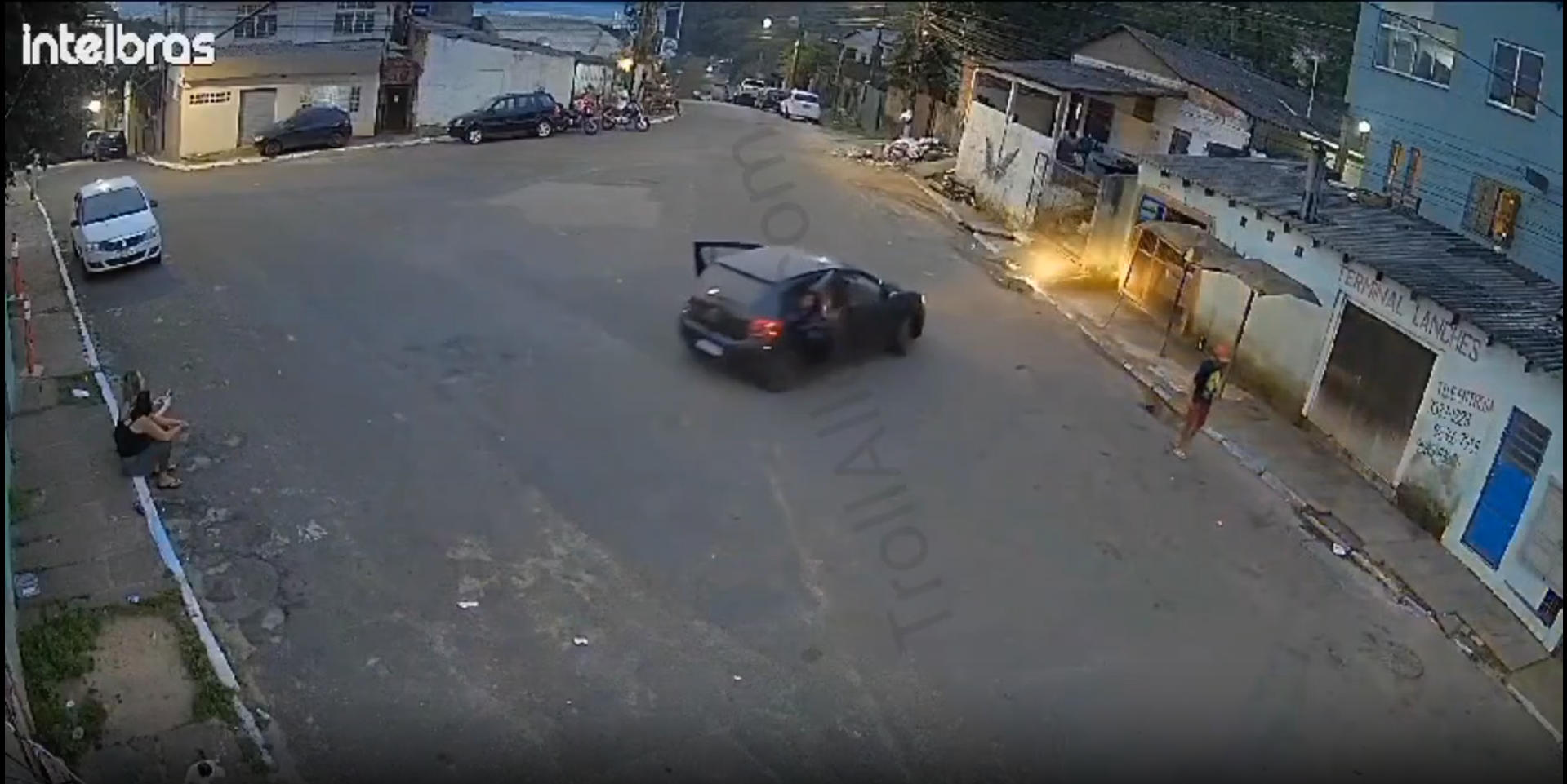 Dude Had No Idea His Opps Was Spinning The Block Trollalley