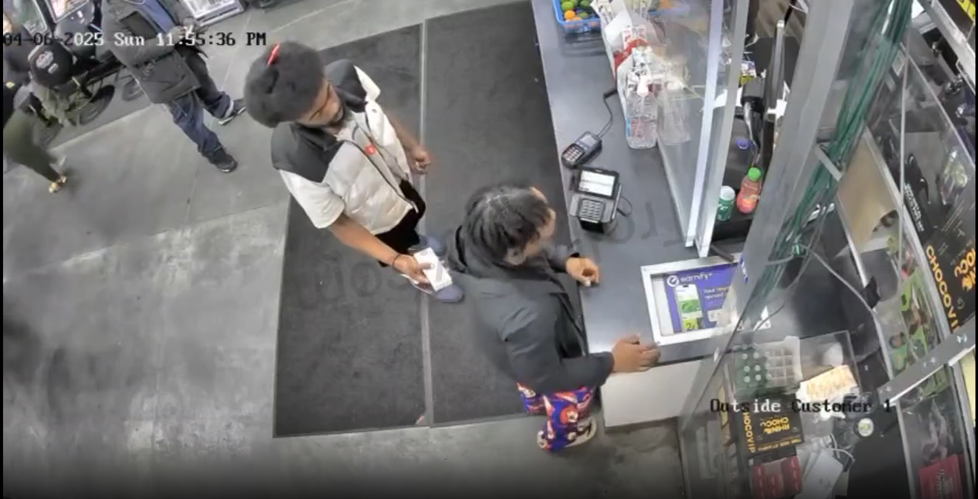 Dude Steals A Stack Cash From A Guy Pocket While He Was Arguing With ...